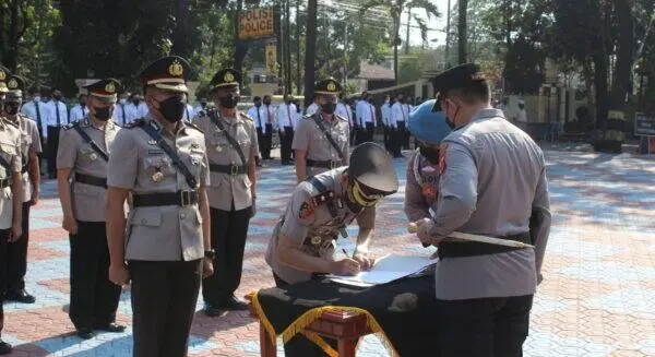 Kompol Endar Supriatna Jabat Wakapolres Subang, Iptu Herman Saputra ...