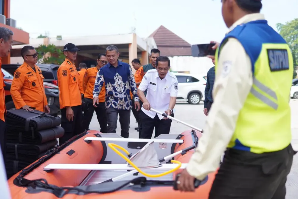 Plh Sekda Subang Terima Bantuan Sarana Prasarana Penanggulangan Bencana ...